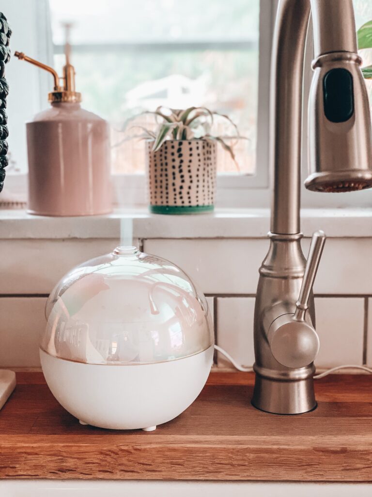 Essential Oil Diffusers + Mini DIY Diffuser - Blushing Bungalow | So ...