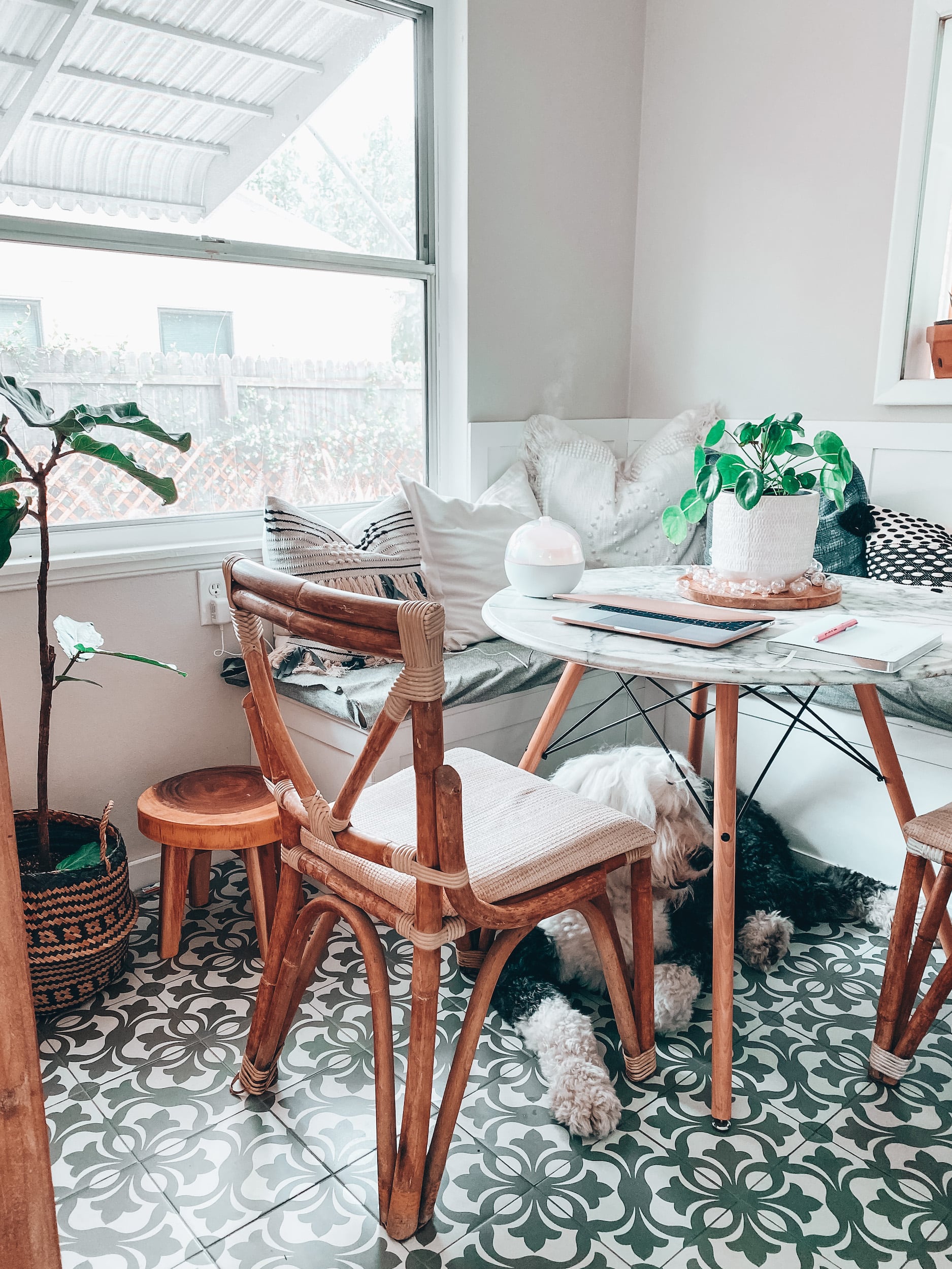 Essential Oil Diffusers + Mini DIY Diffuser - Blushing Bungalow | So ...