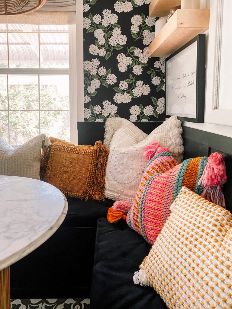 Best Wallpaper Tips - Kitchen Dining Nook with Floral Wallpaper ...