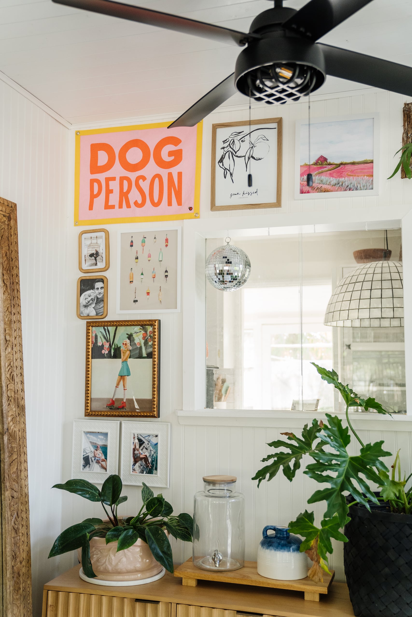 How to Plan a Gallery Wall - Blushing Bungalow | So Cute You'll Blush ☺️