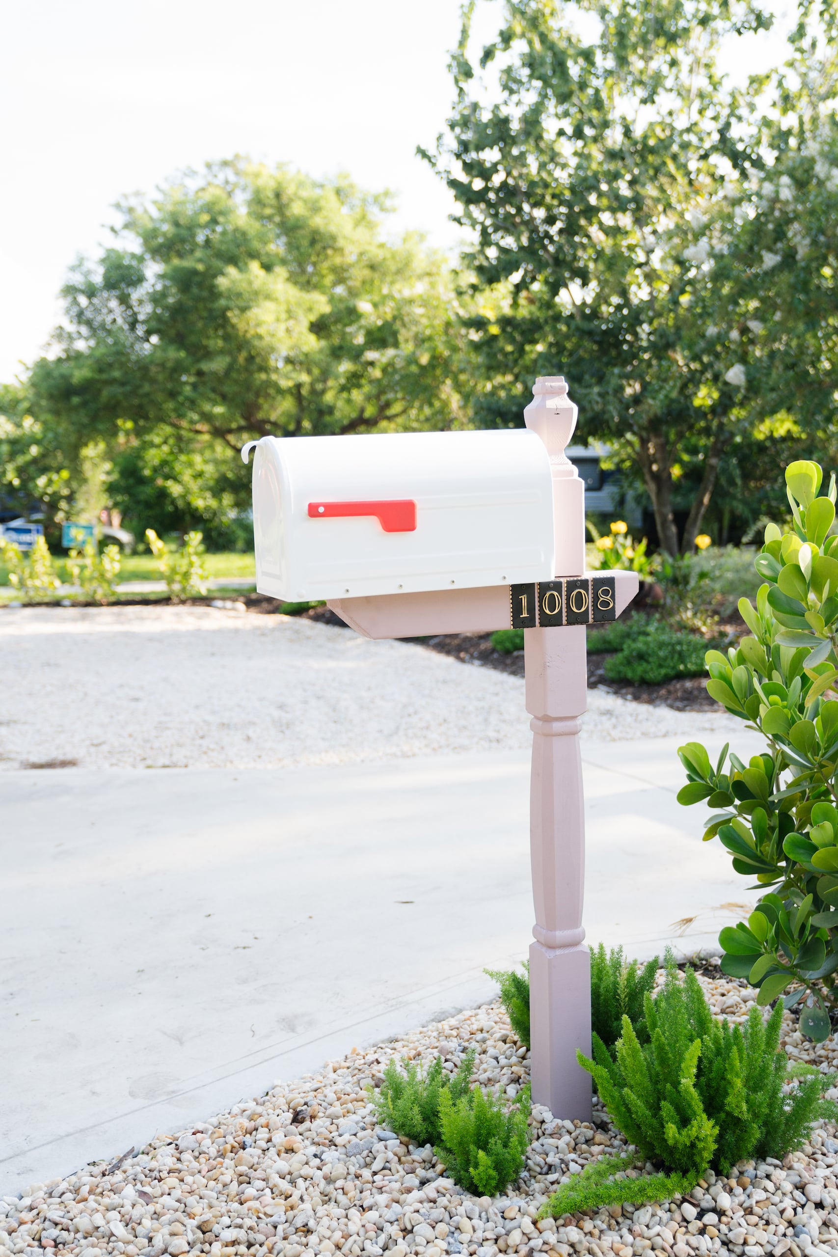 DIY Mailbox Project Makeover - Blushing Bungalow | So Cute You'll Blush ☺️