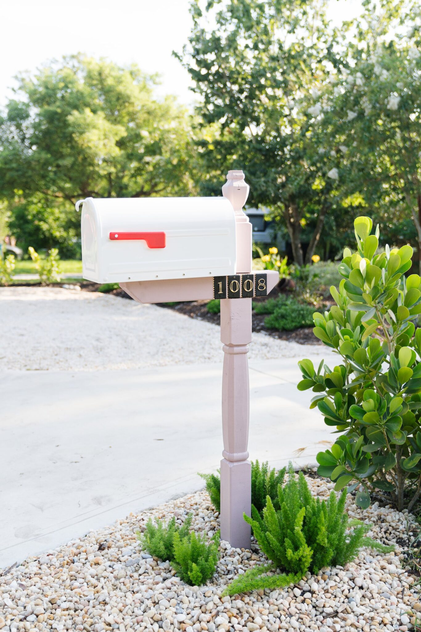 DIY Mailbox Project Makeover - Blushing Bungalow | So Cute You'll Blush ☺️