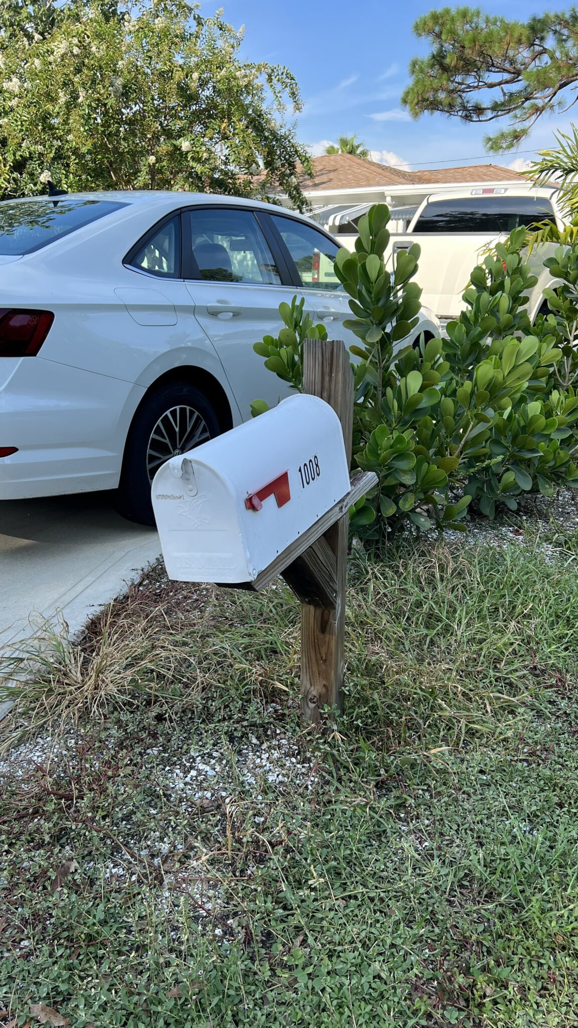 DIY Mailbox Project Makeover - Blushing Bungalow | So Cute You'll Blush ☺️