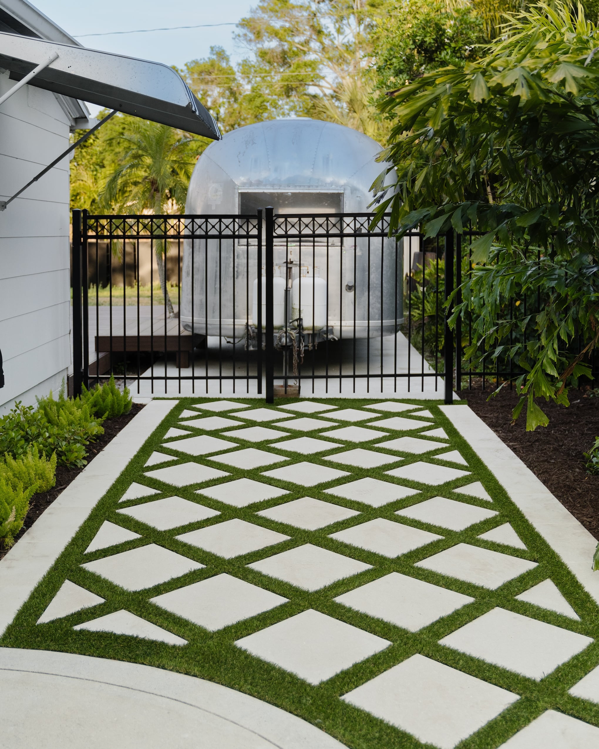 How to Install Artificial Turf Between Pavers: A Step-by-Step Guide - Blushing Bungalow | So ...